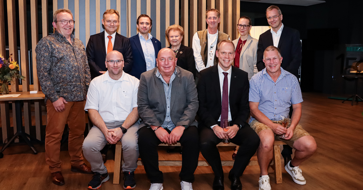 Ceremonial Honouring of Long-Standing Employees at NETZSCH - NETZSCH ...